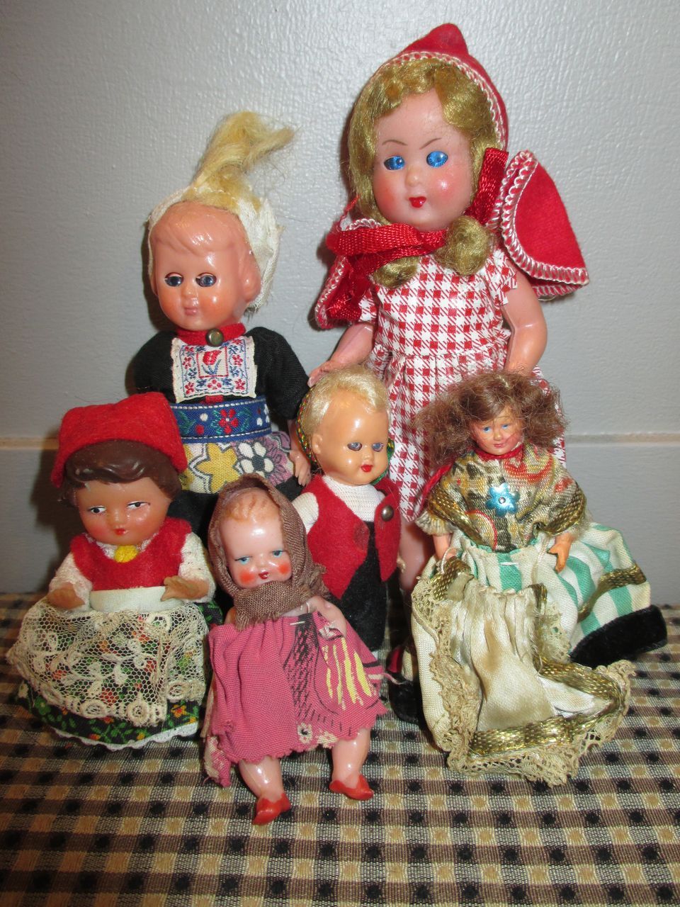 Group of 6 Tiny Vintage Dolls for Doll House or Room Box from ...